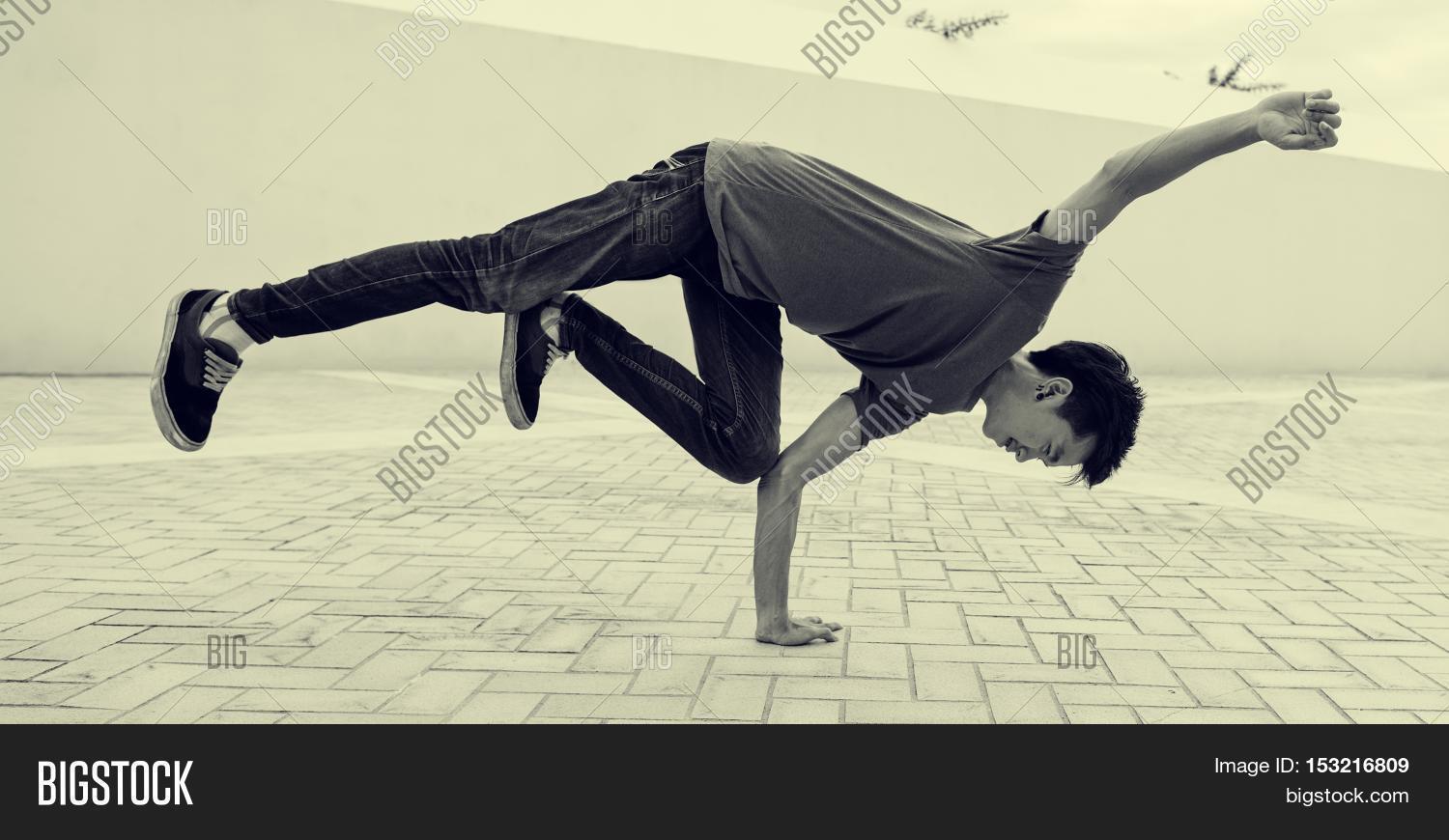 Breakdance Movement Image & Photo (Free Trial) | Bigstock