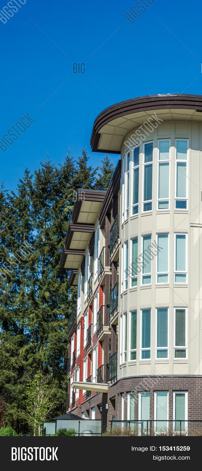 Front Low Rise Image & Photo (Free Trial) | Bigstock