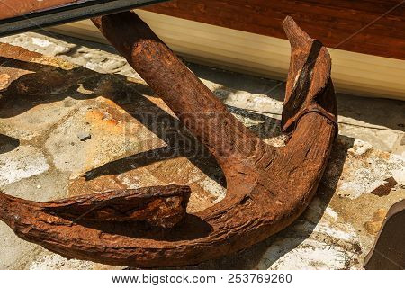 Rusty Ancient Anchor Image & Photo (Free Trial) | Bigstock