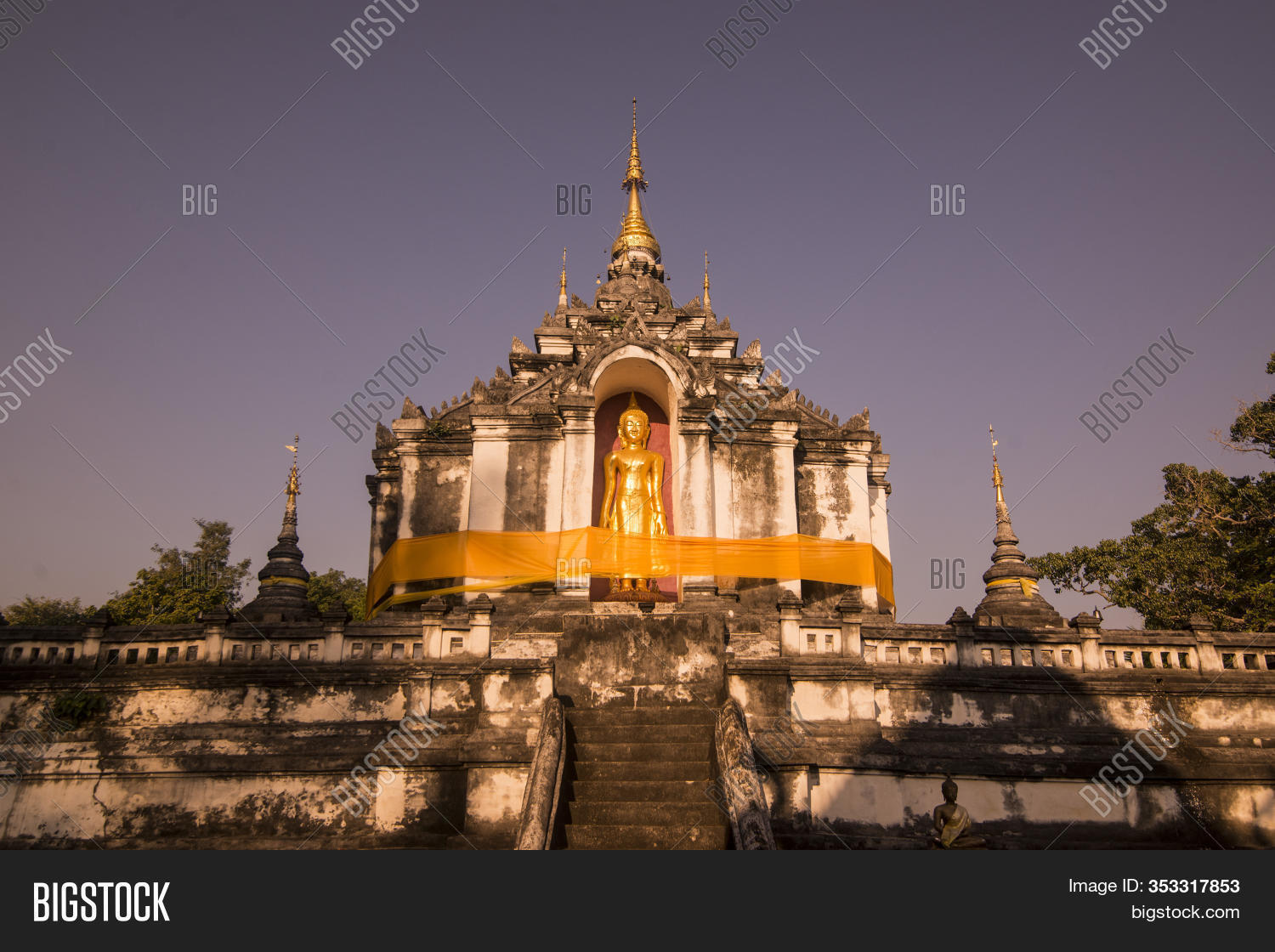 Thailand Lamphun Wat Image & Photo (Free Trial) | Bigstock