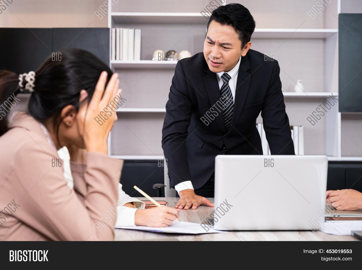 Imagen y foto Asian Men Manager (prueba gratis) | Bigstock