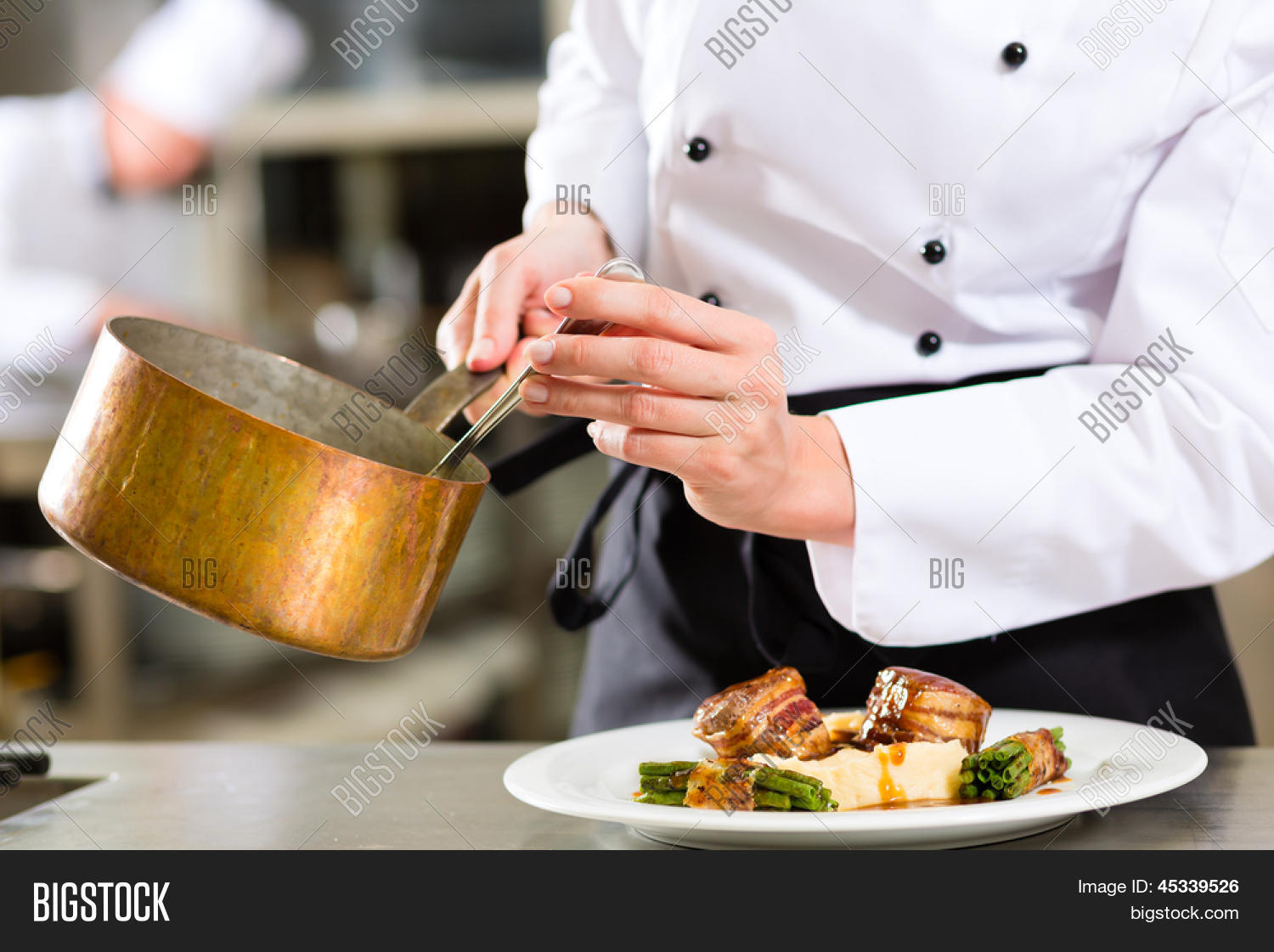 Imagen y foto Chef Mujer En Hotel (prueba gratis) | Bigstock