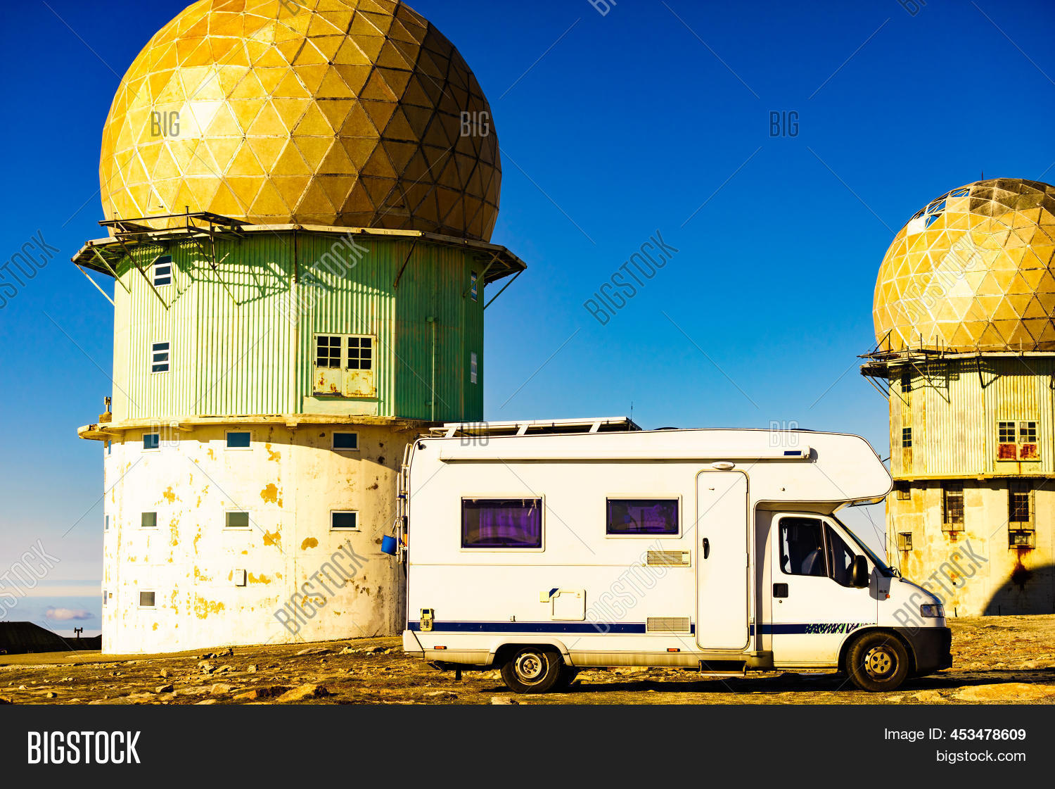 Imagen y foto Caravan Camping (prueba gratis) | Bigstock