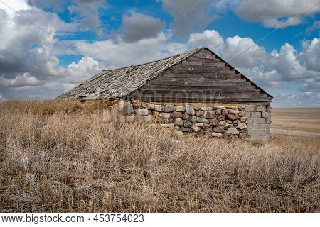 Historic Dugout House Image & Photo (Free Trial) | Bigstock