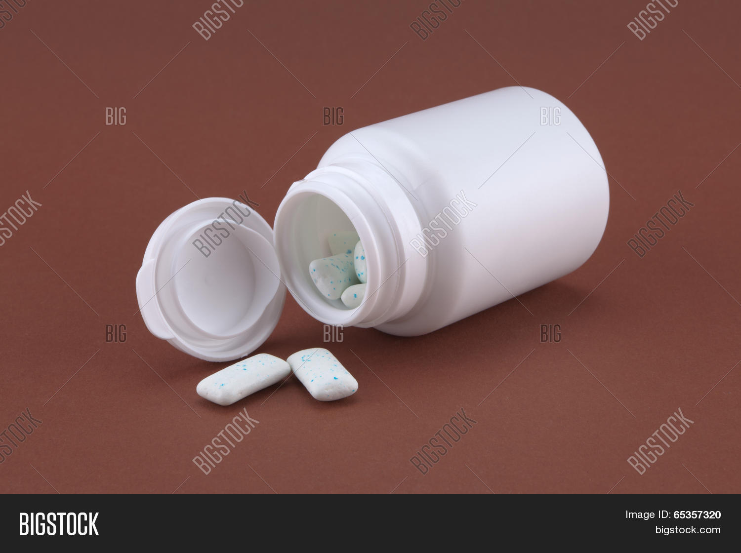 White Box Chewing Gum Image & Photo (Free Trial) | Bigstock