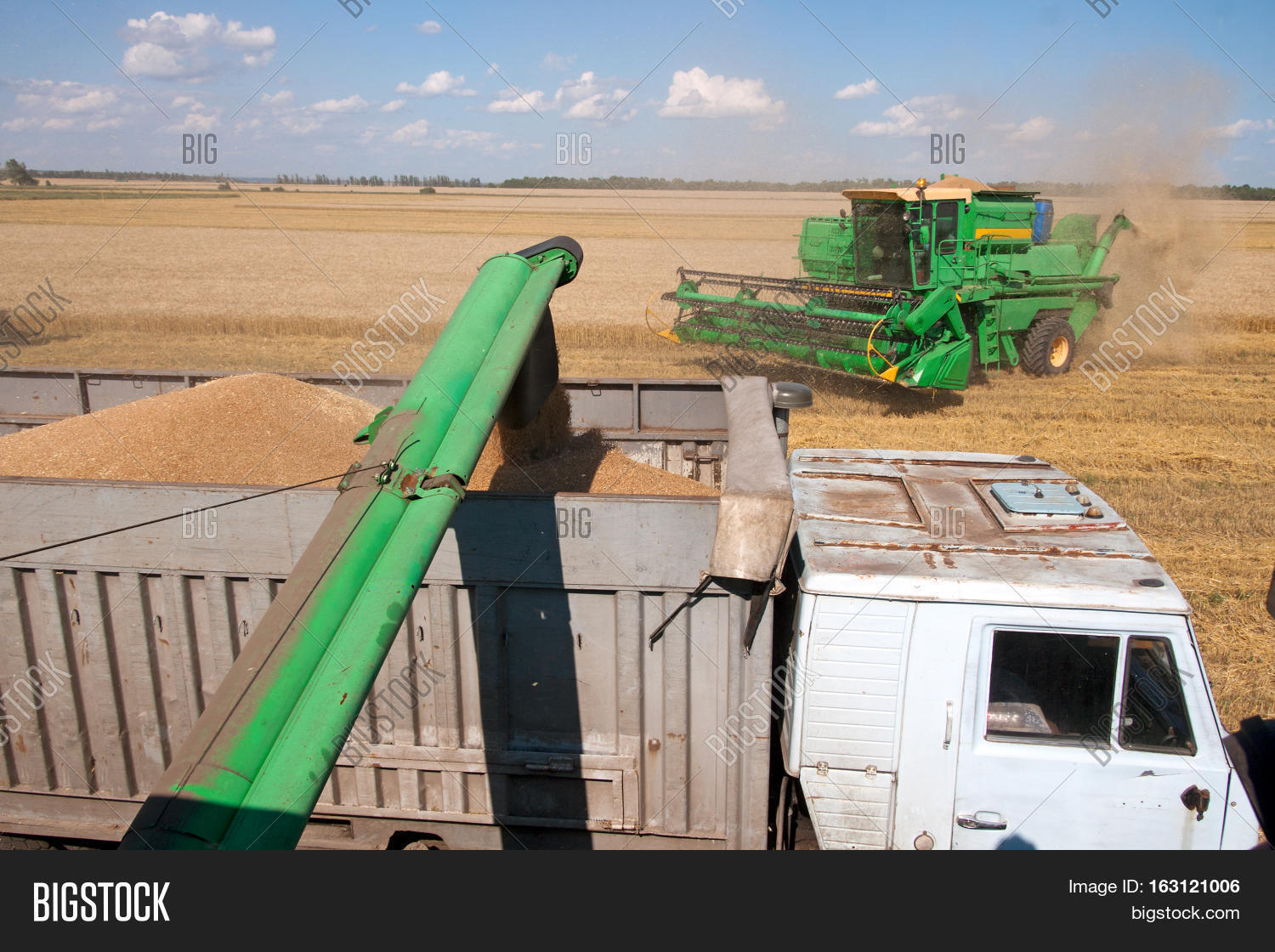 Combine Harvester Load Image & Photo (Free Trial) | Bigstock