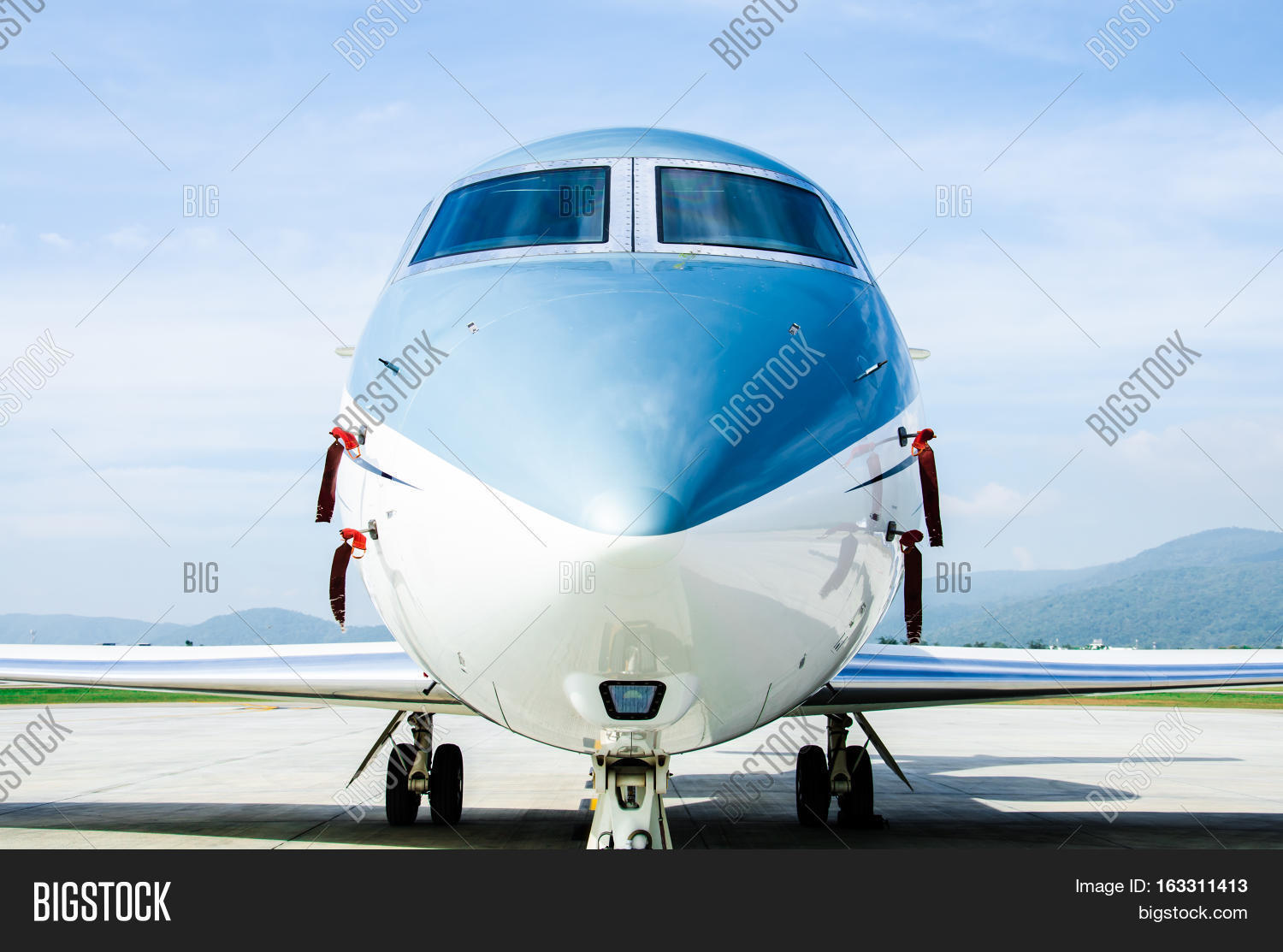 Close Front Small Image & Photo (Free Trial) | Bigstock