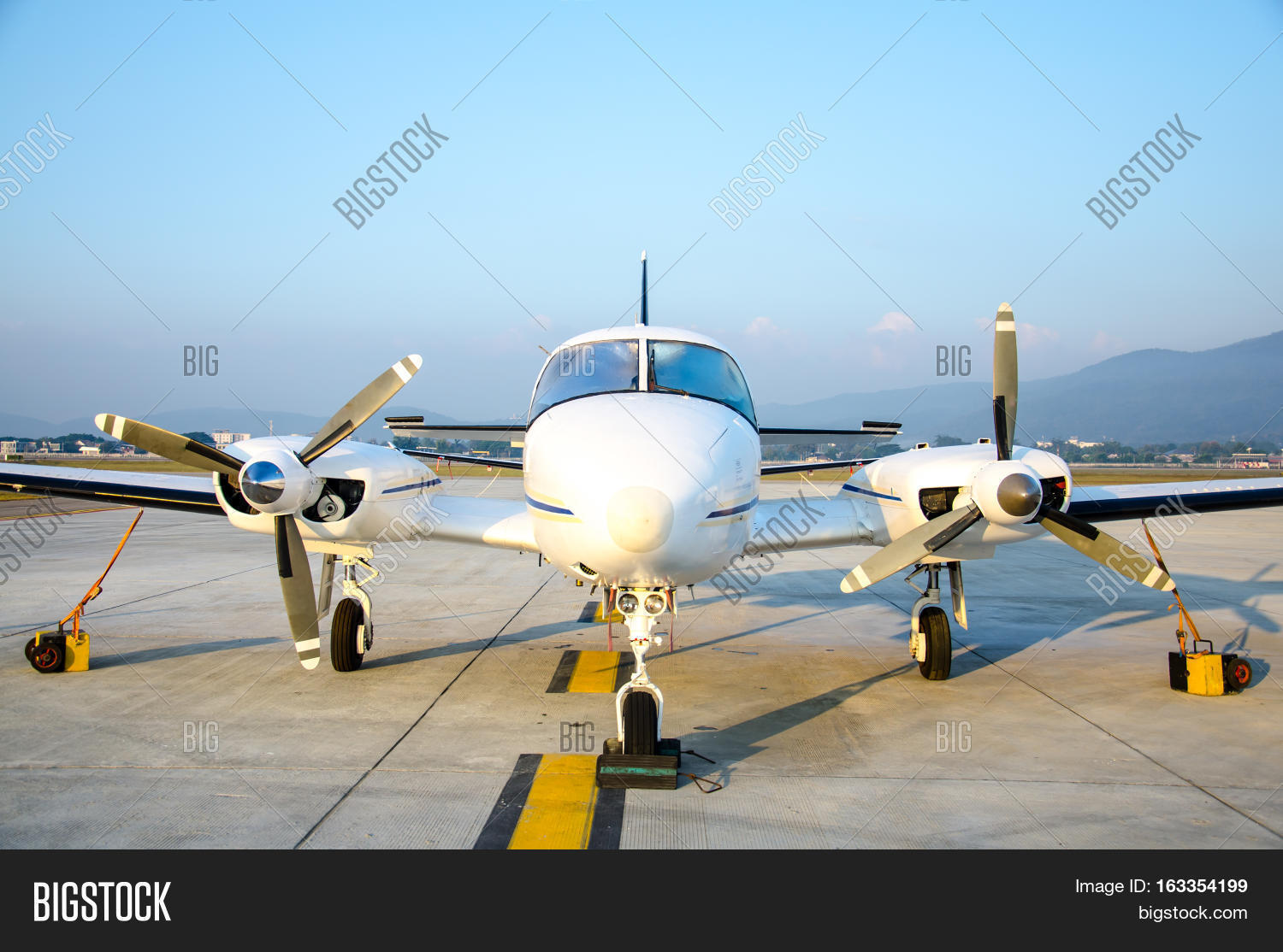 Close Front Small Image & Photo (Free Trial) | Bigstock