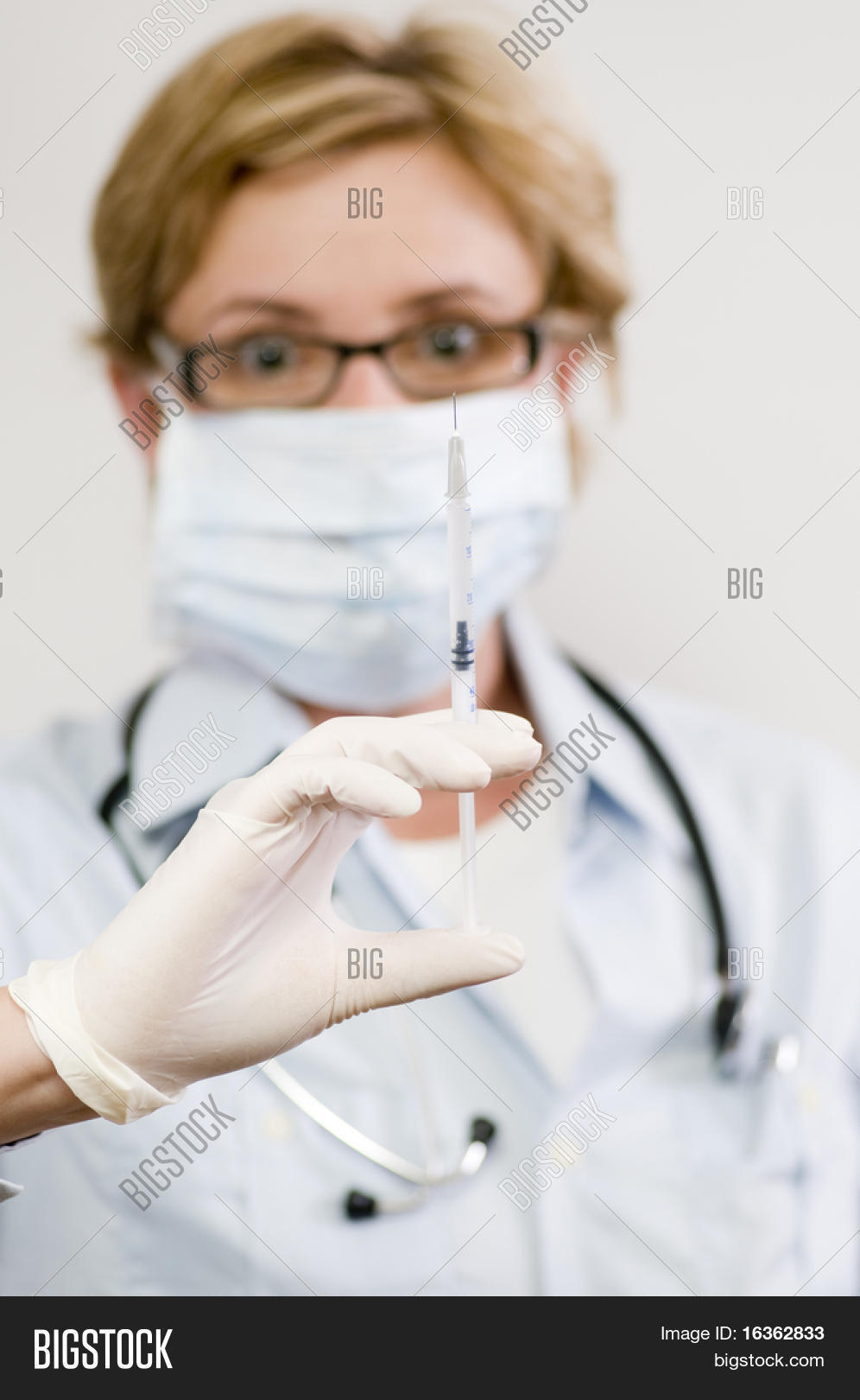 Doctor Holding Syringe Image & Photo (Free Trial) | Bigstock
