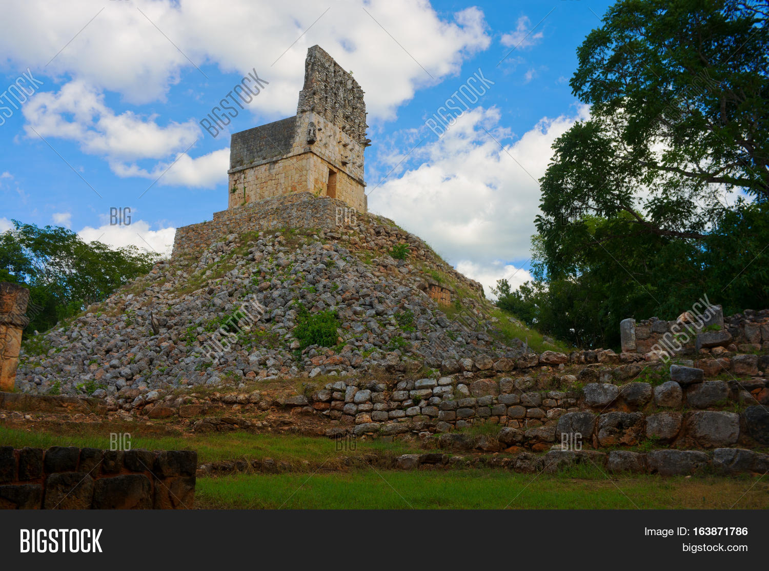 Labna Archaeological Image & Photo (Free Trial) | Bigstock