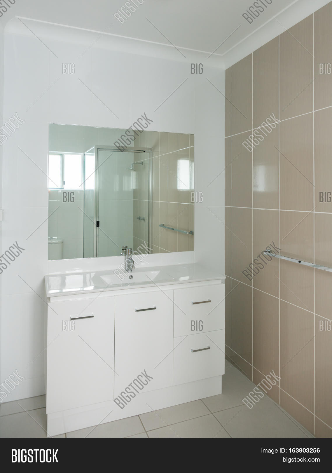 New Compact Ensuite Image & Photo (Free Trial) | Bigstock