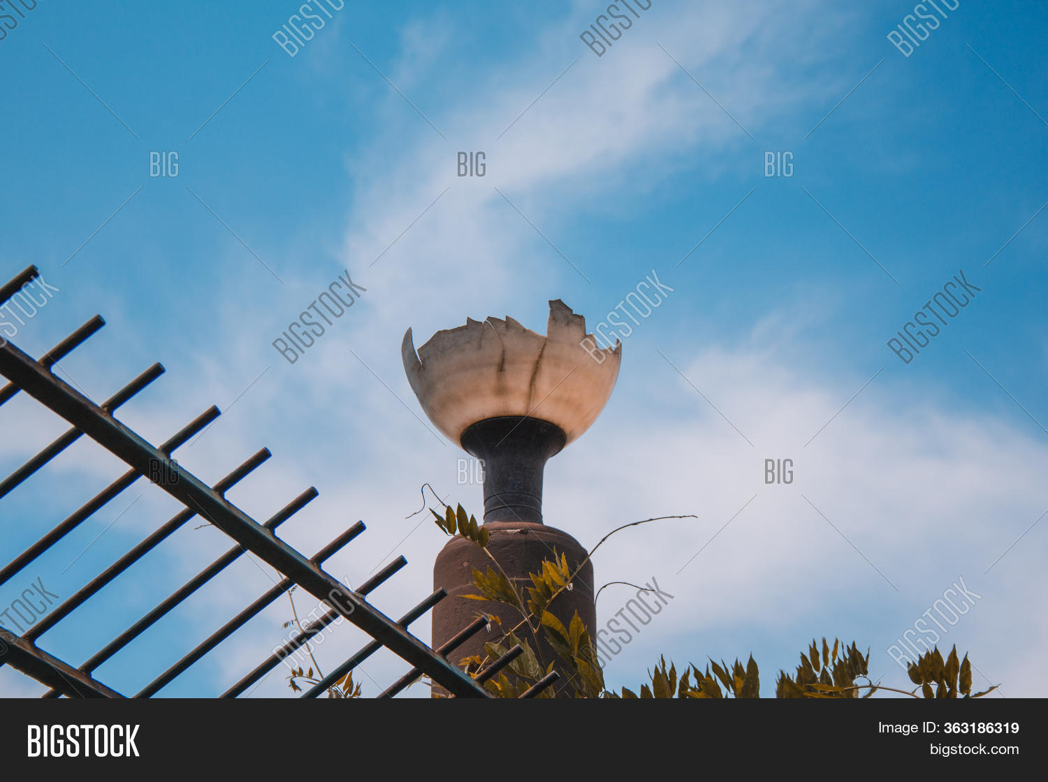 Broken Street Lamp Image & Photo (Free Trial) | Bigstock