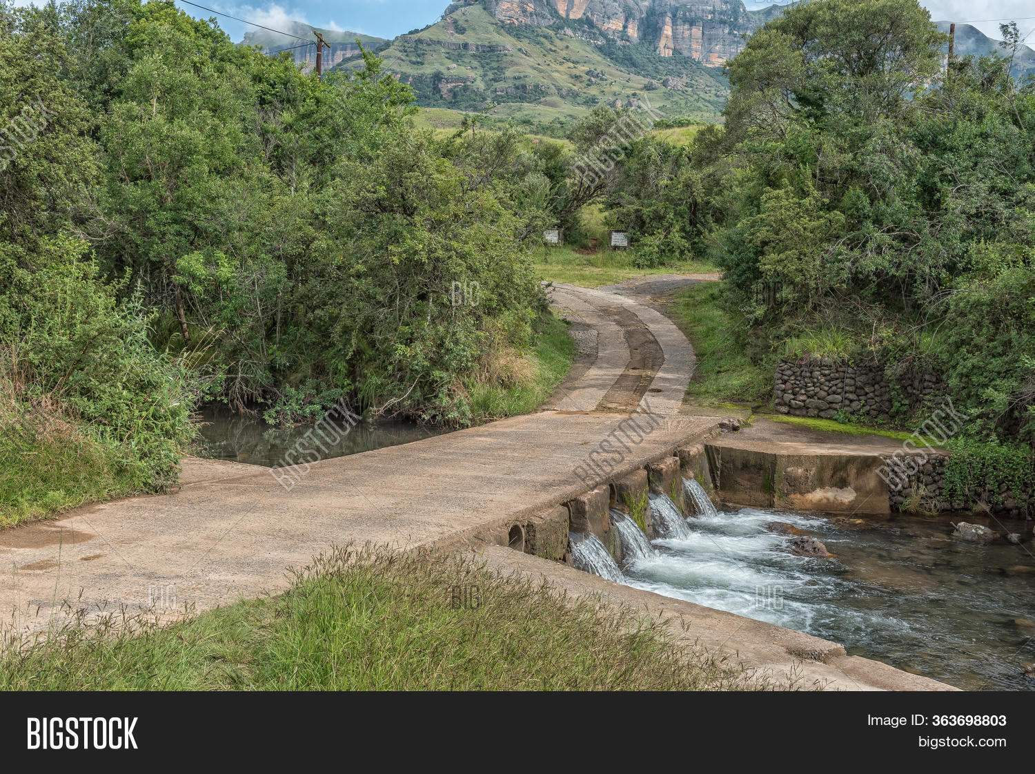 Low Water Road Bridge Image & Photo (Free Trial) | Bigstock