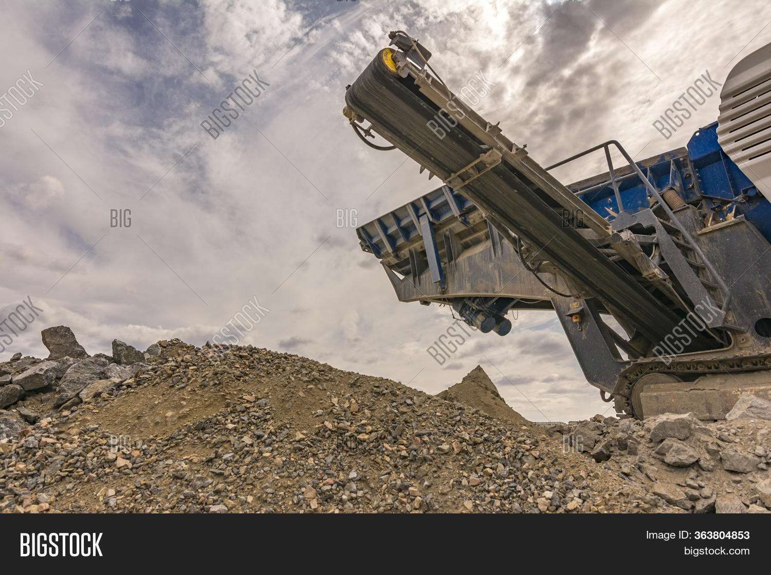 Heavy Mobile Machinery Image & Photo (Free Trial) | Bigstock