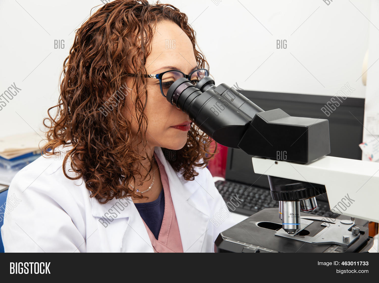 Cytologist Looking Pap Image & Photo (Free Trial) | Bigstock