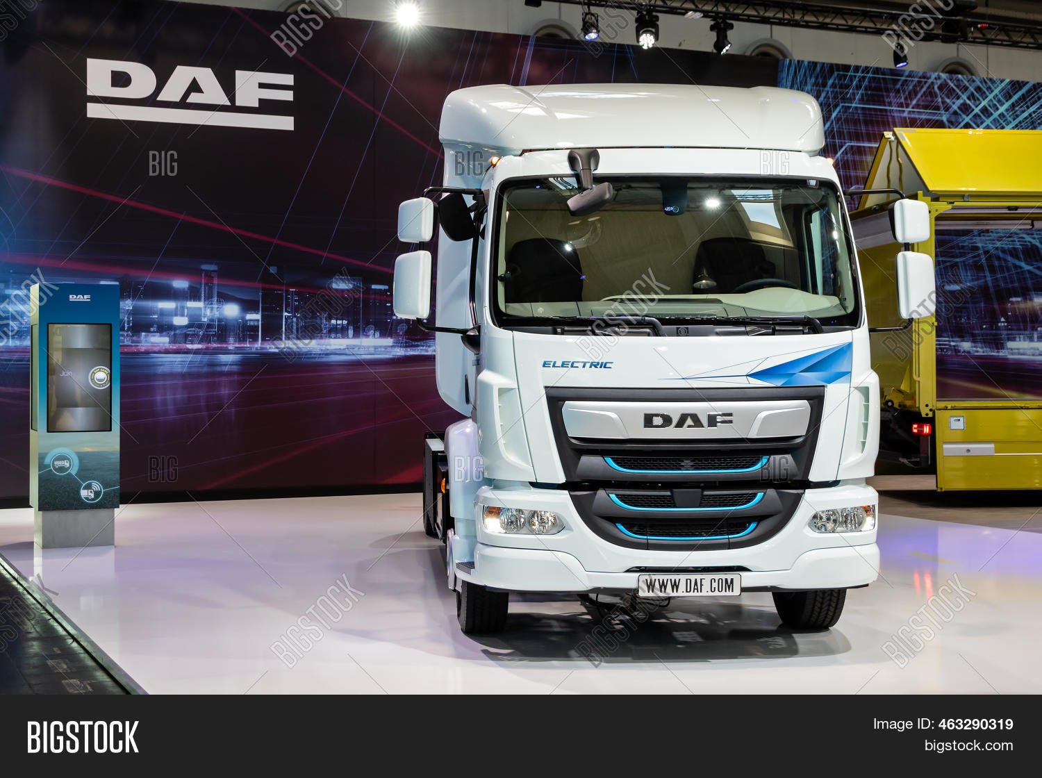Daf Lf Electric Truck Image & Photo (Free Trial) | Bigstock