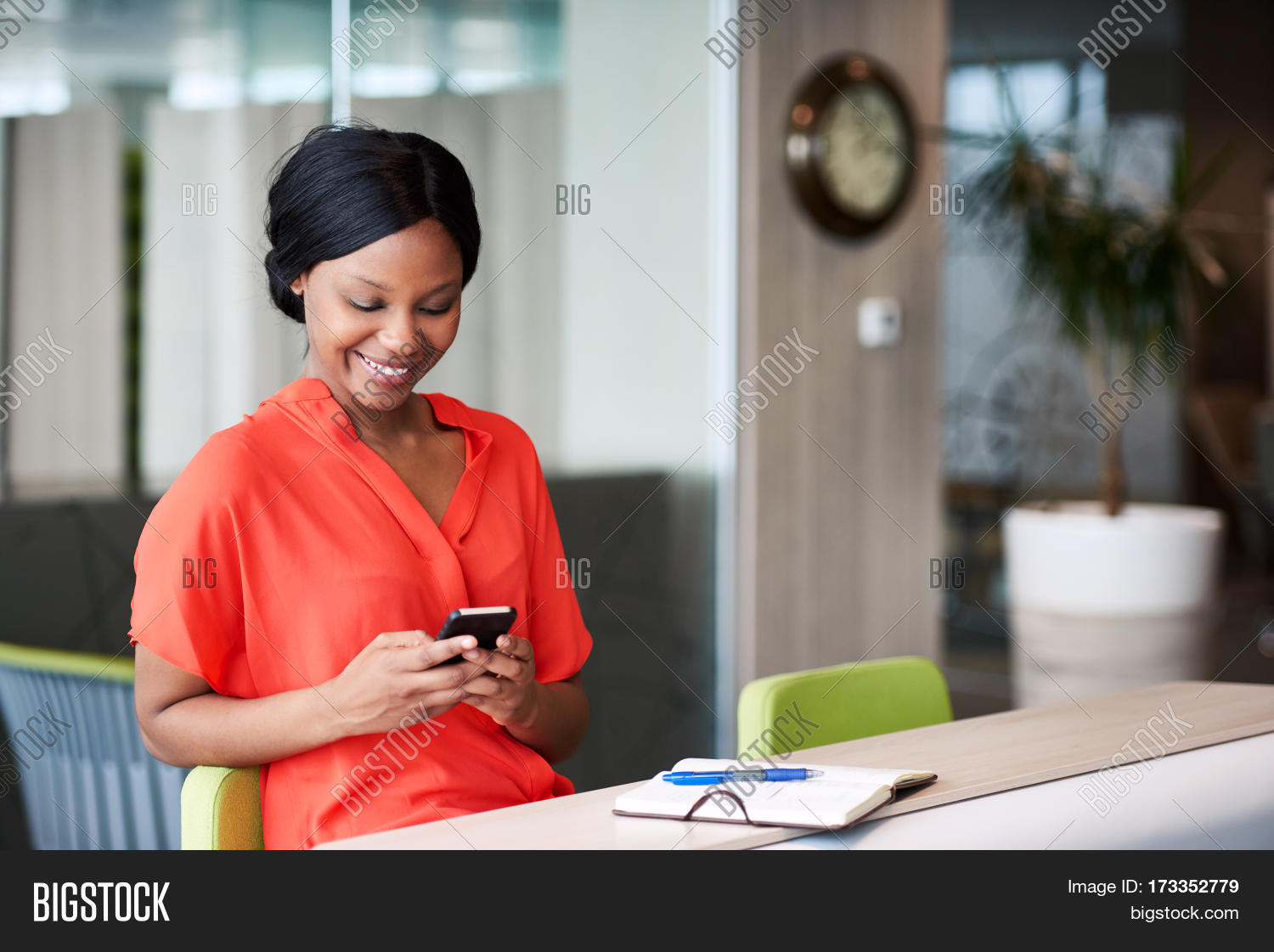 Black Woman Using Image & Photo (Free Trial) | Bigstock