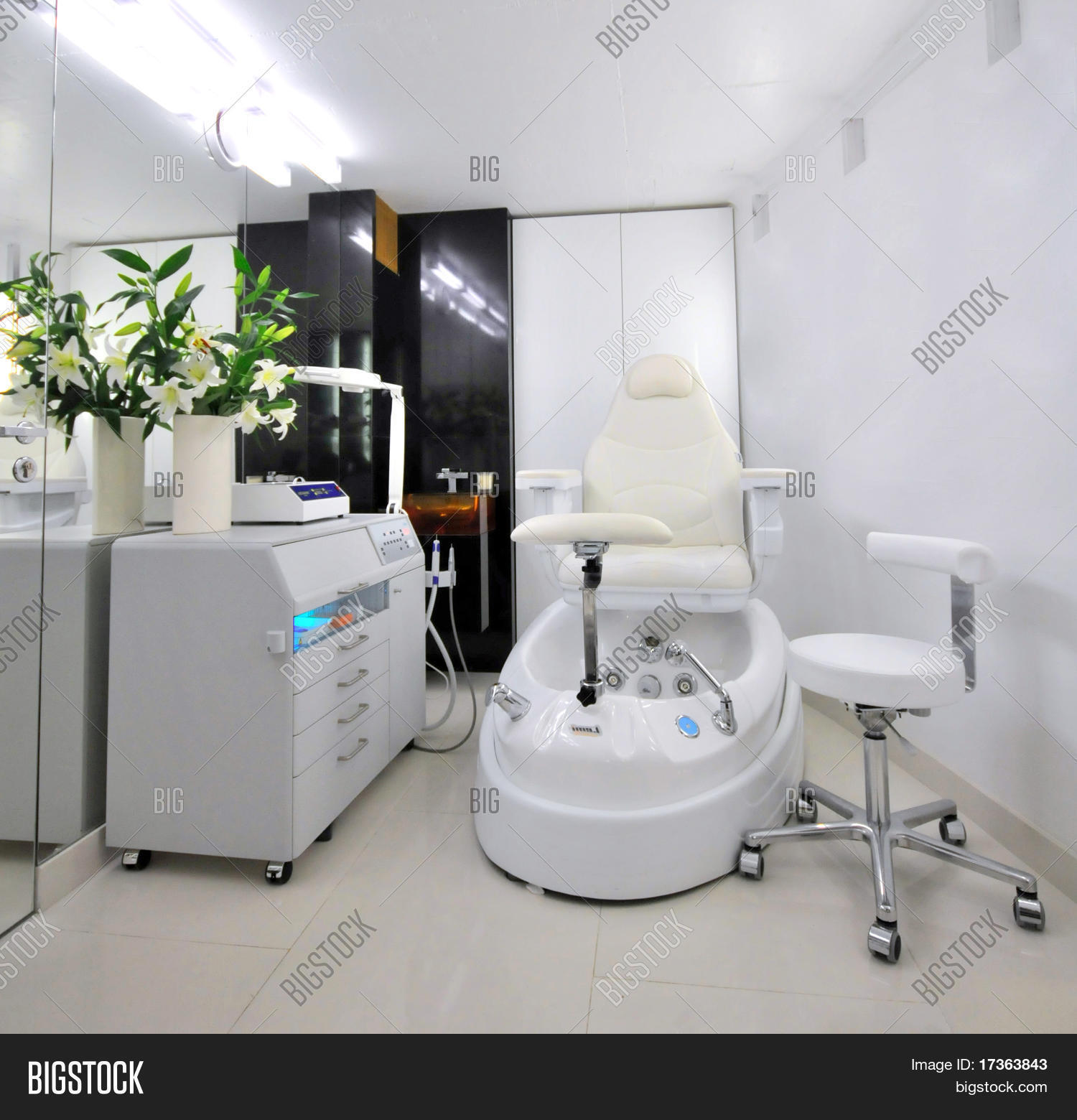 Pedicure Room Image & Photo (Free Trial) | Bigstock