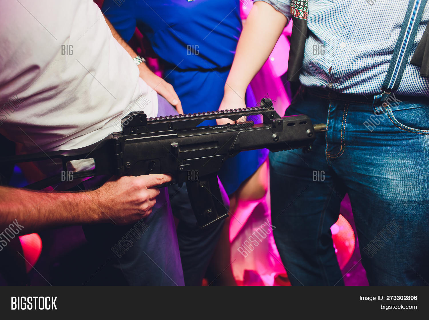 Automatic Machine Gun Image & Photo (Free Trial) | Bigstock