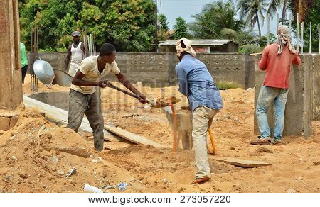 African Workers Image & Photo (Free Trial) | Bigstock