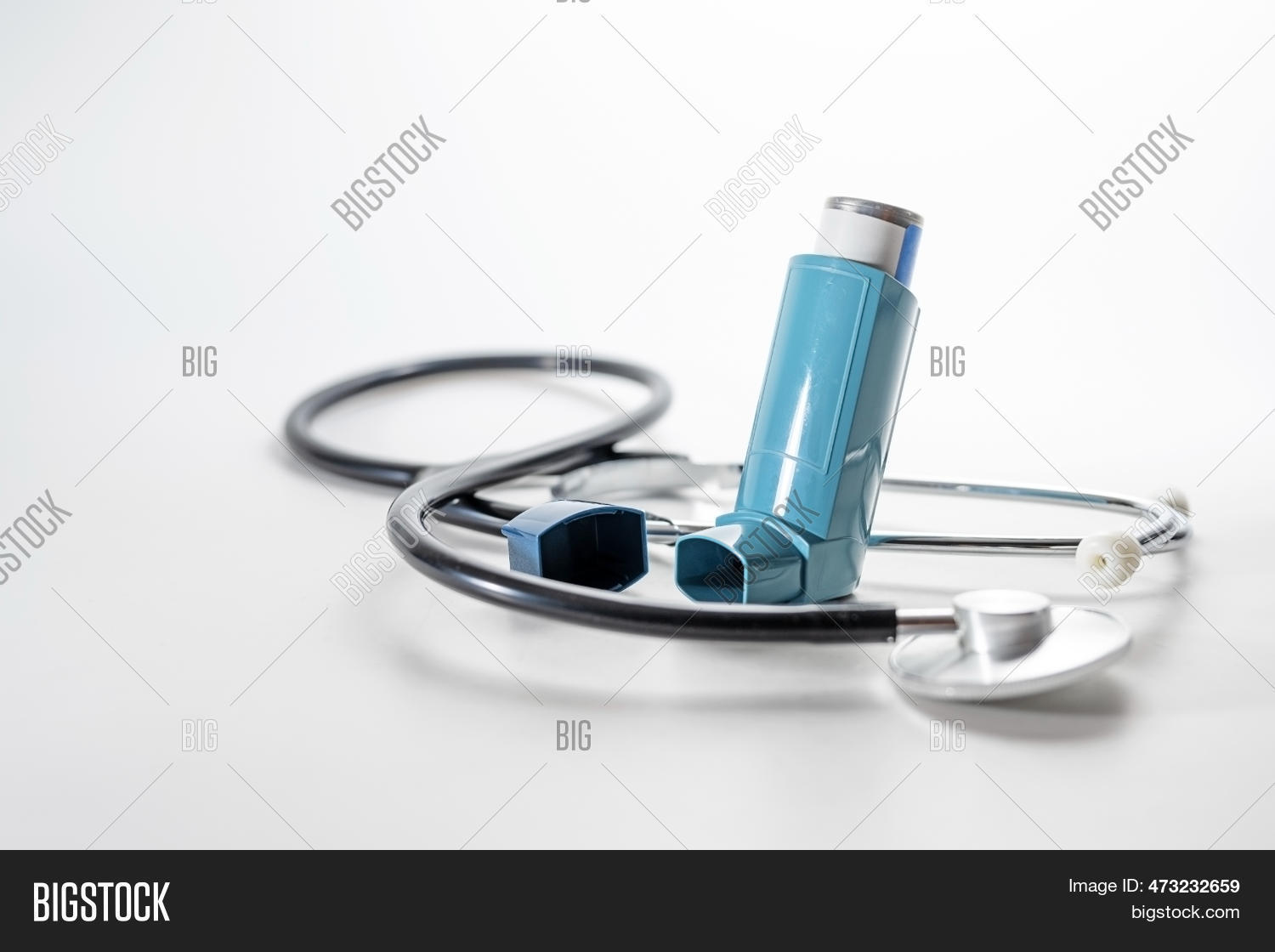 Meter-dosed Inhaler, Image & Photo (Free Trial) | Bigstock