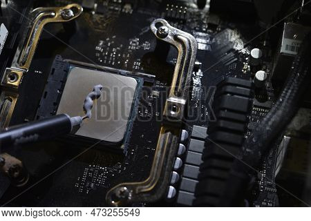 Applying Thermal Paste Image & Photo (Free Trial) | Bigstock