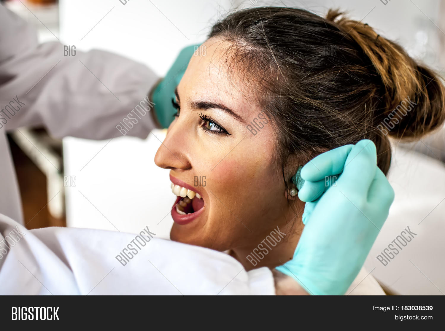 Expert Doctor Visiting Image & Photo (Free Trial) | Bigstock