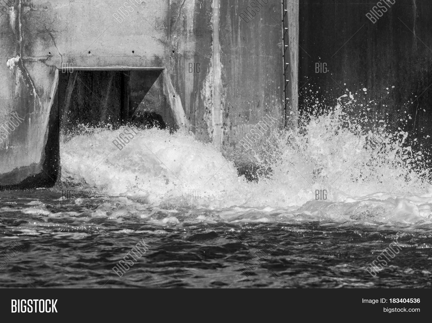 Water Splashing Image & Photo (Free Trial) | Bigstock