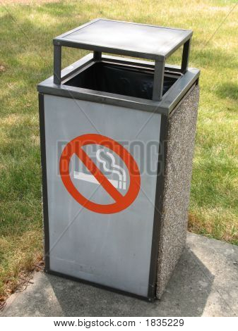 Trash Can Image & Photo (Free Trial) | Bigstock