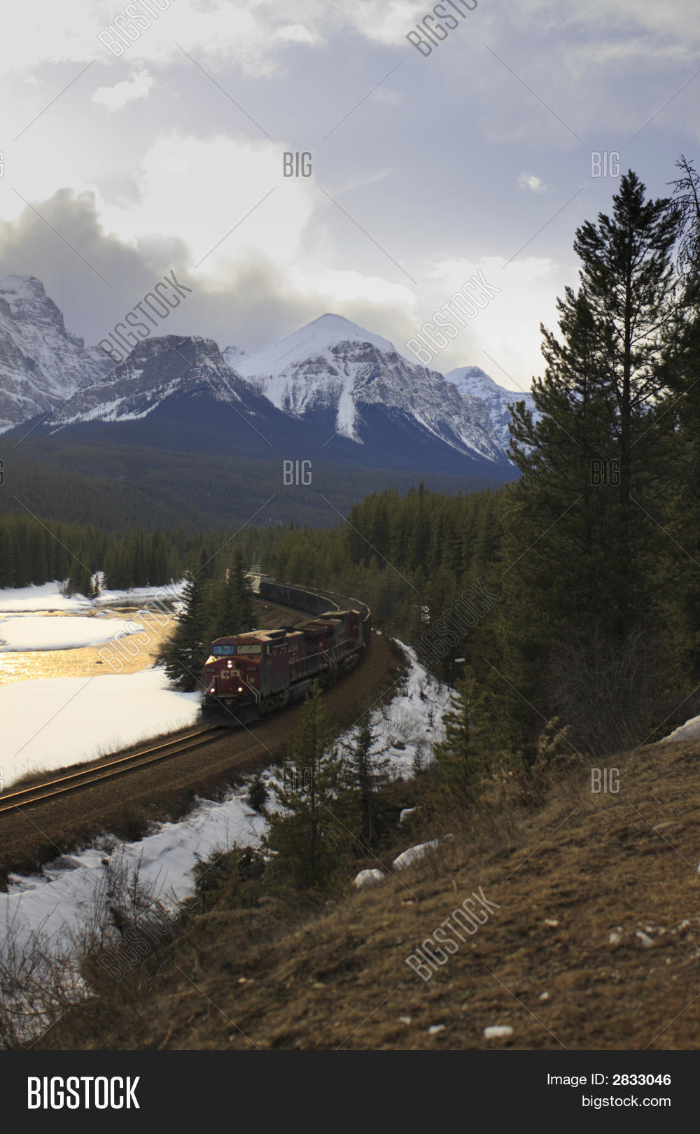 Mountainous Train Bend Image & Photo (Free Trial) | Bigstock