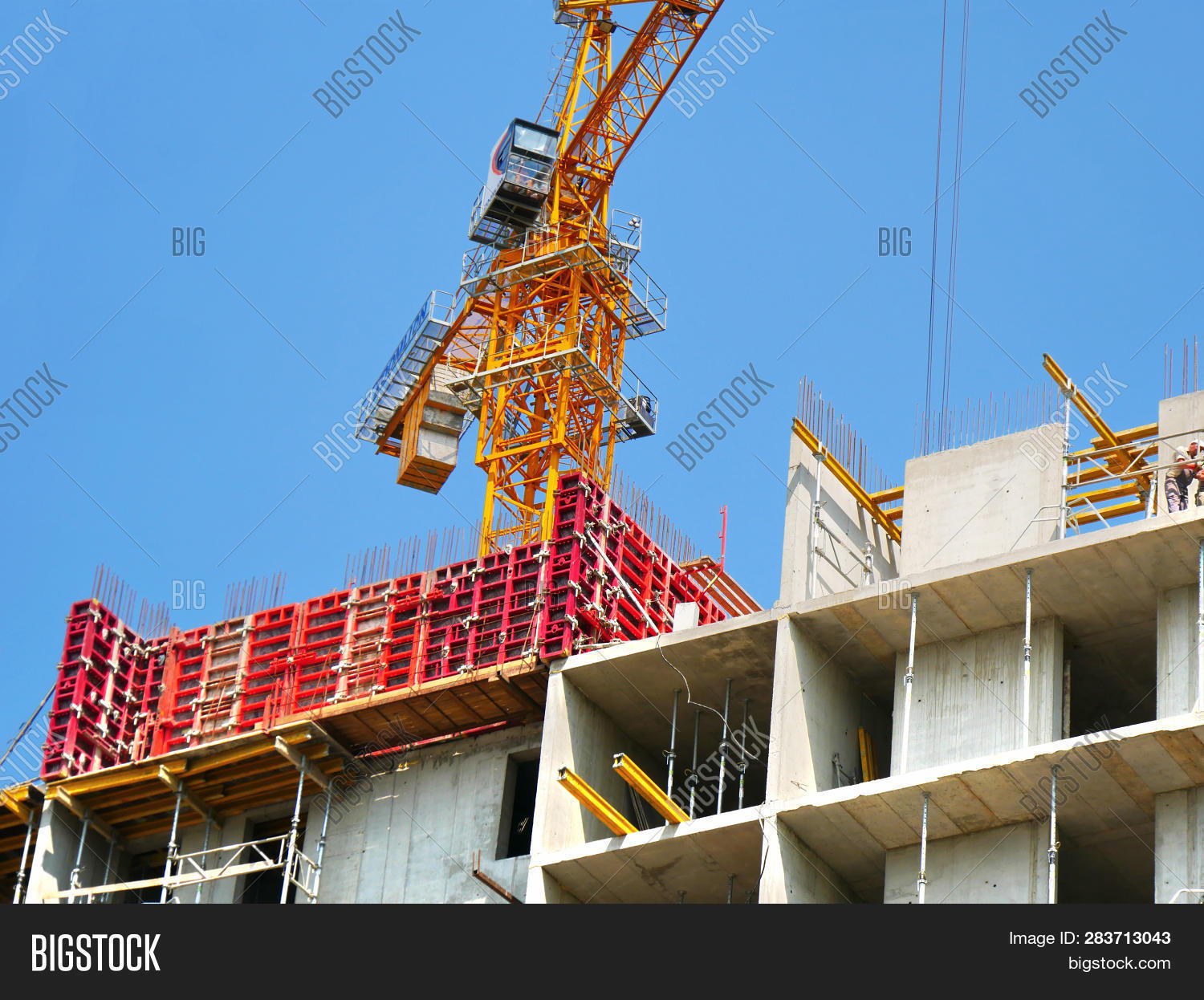 Hoisting Crane Image & Photo (Free Trial) | Bigstock