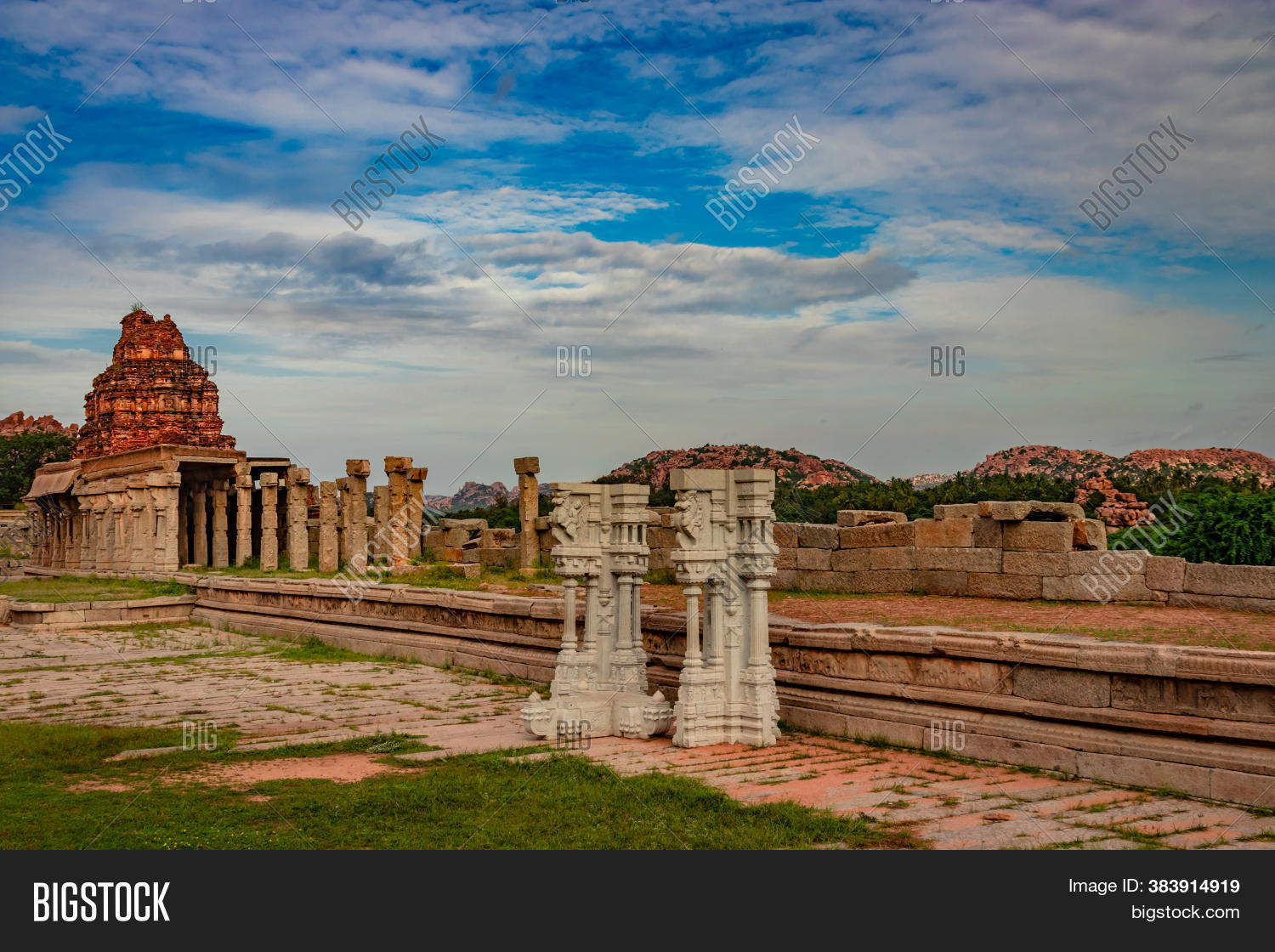 Vithala Temple Hampi Image & Photo (Free Trial) | Bigstock