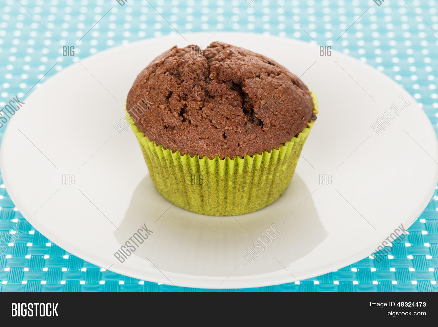 Muffin On Plate Image & Photo (Free Trial) | Bigstock