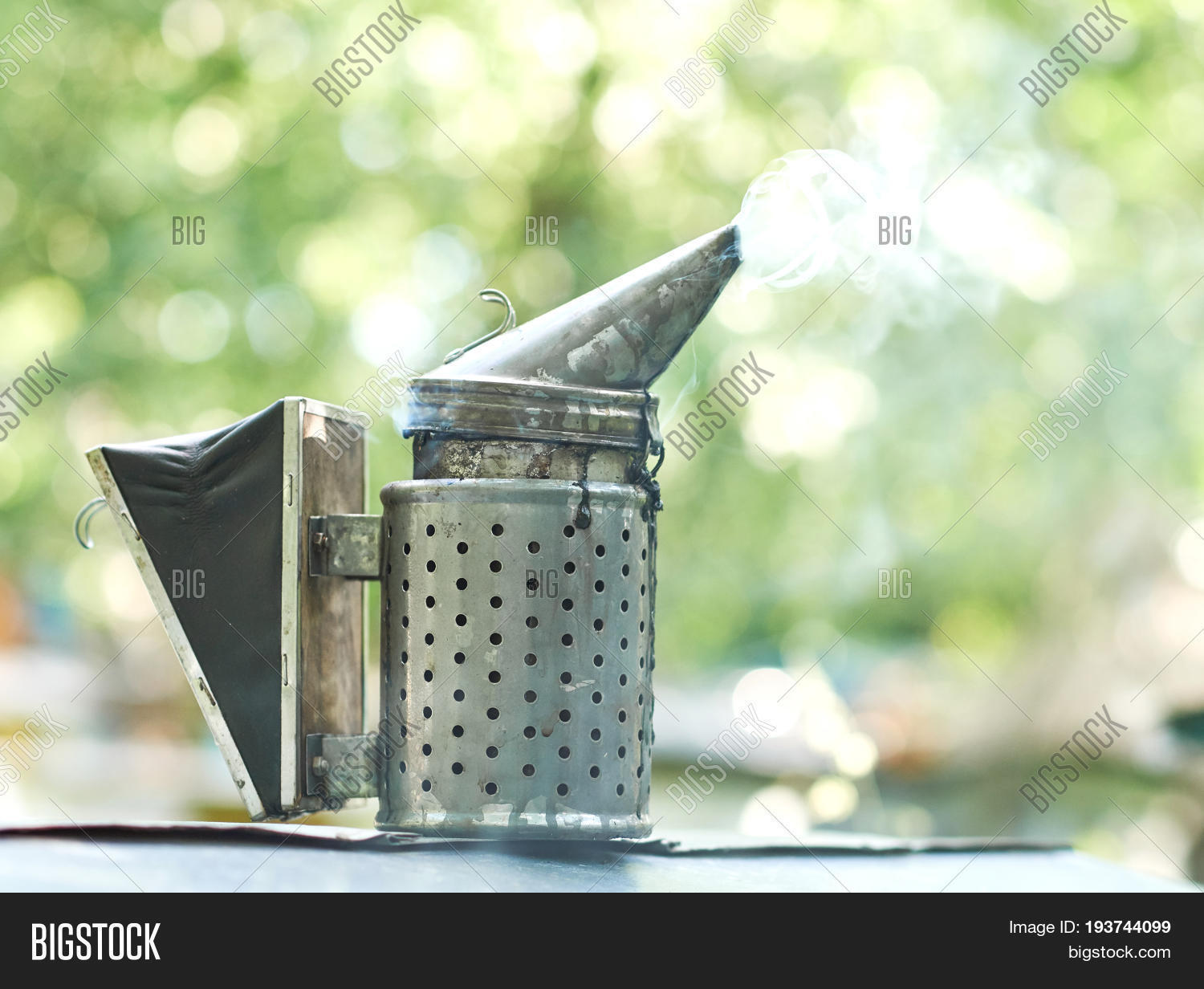 Bee Smoker Smoke Image & Photo (Free Trial) | Bigstock
