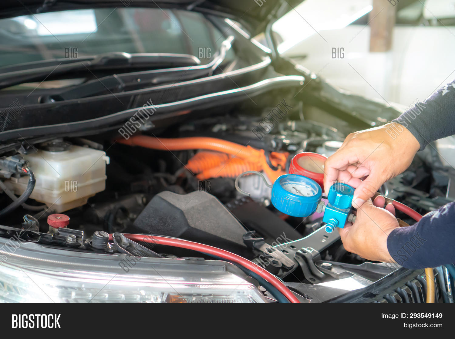 Monitor Tool On Car Image & Photo (Free Trial) | Bigstock