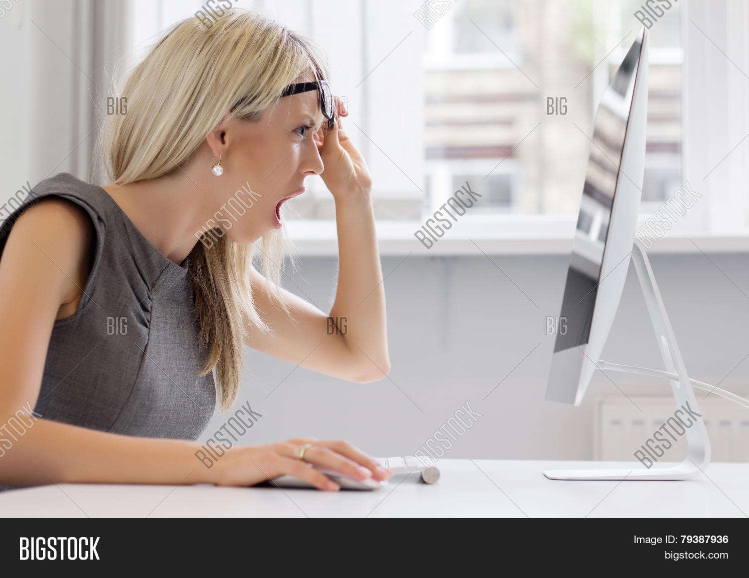Shocked Woman Looking Image & Photo (Free Trial) | Bigstock