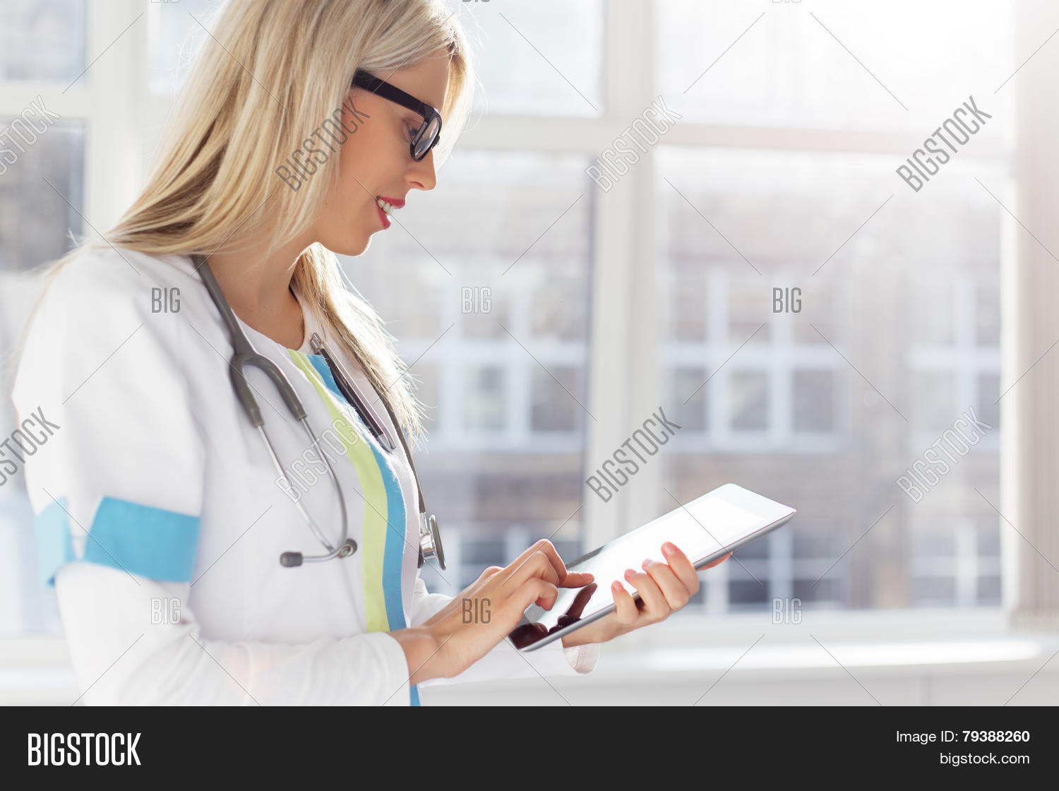 Doctor Looking Medical Image & Photo (Free Trial) | Bigstock