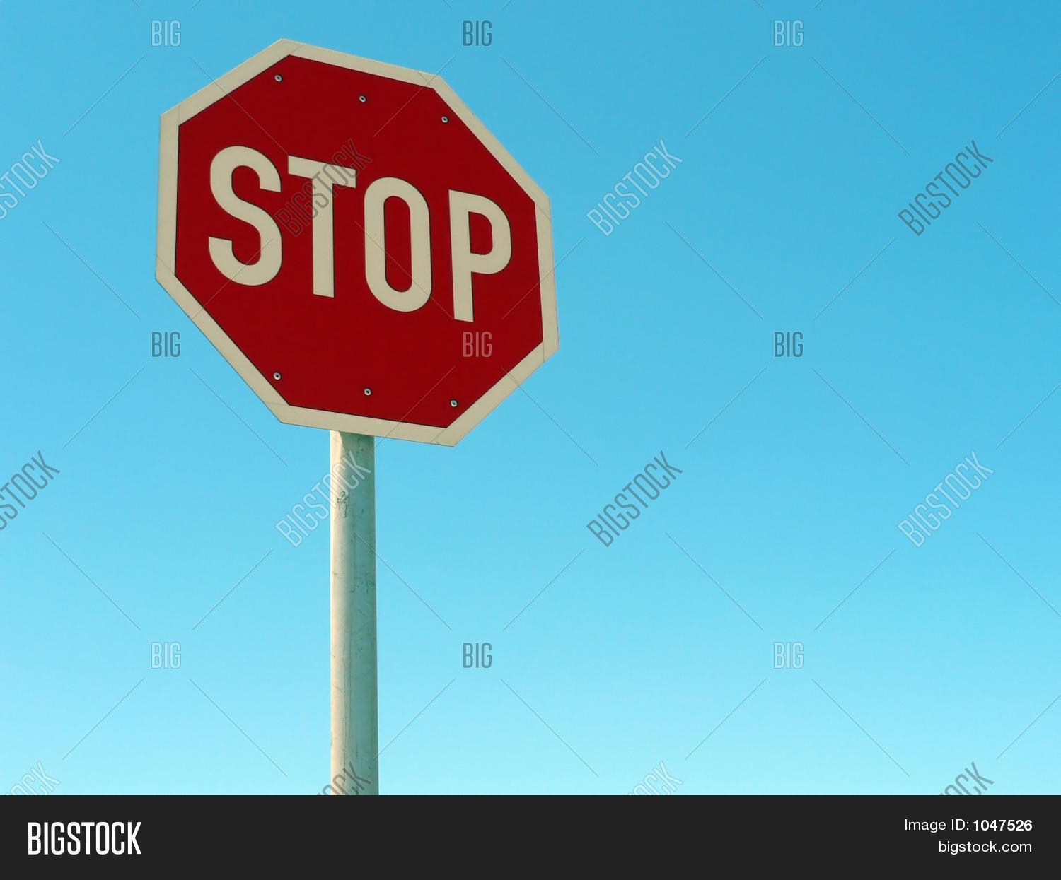 Imagen y foto Señal De Stop 02 (prueba gratis) | Bigstock