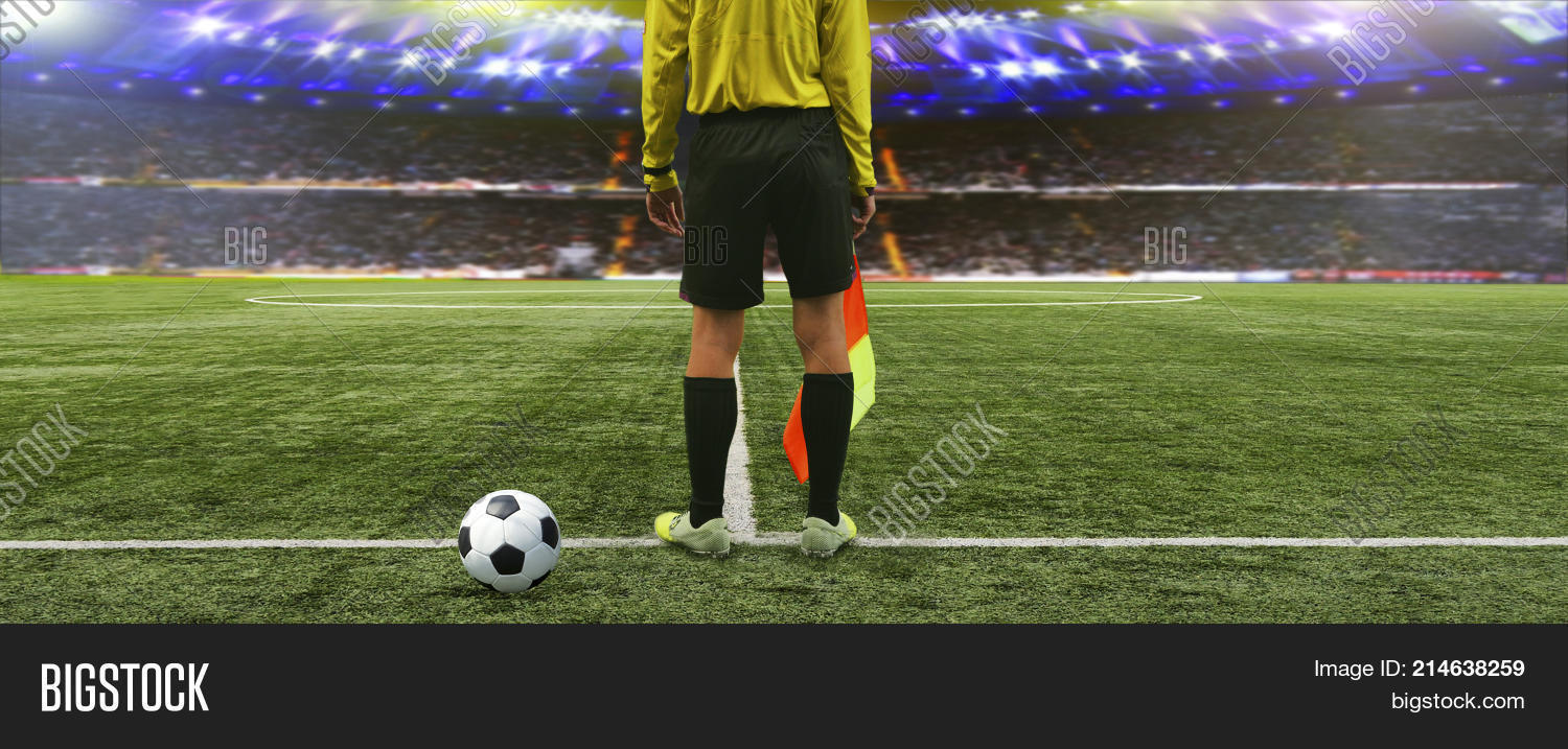 Referee Soccer Game Image & Photo (Free Trial) | Bigstock