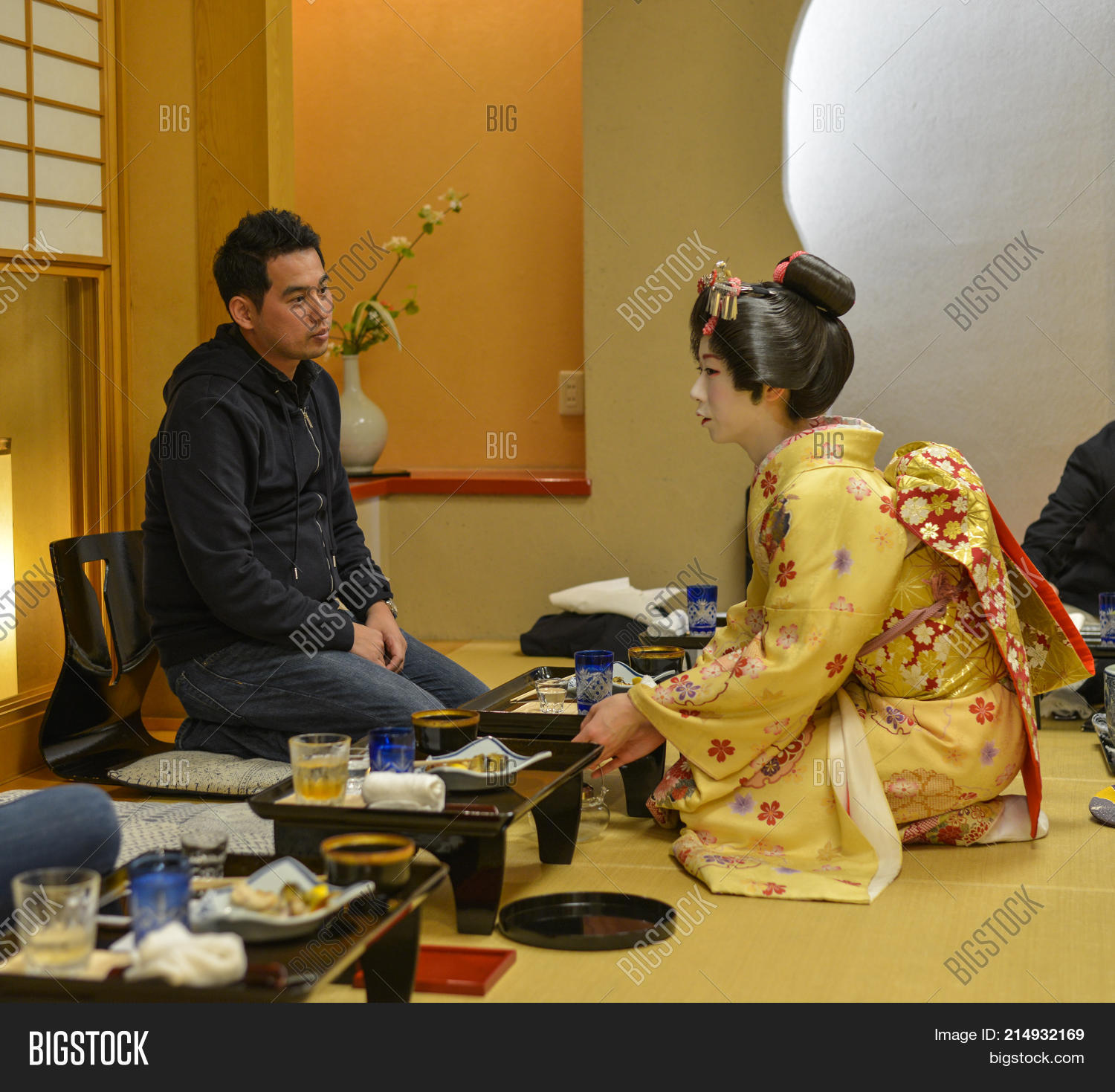 Young Geisha Image & Photo (Free Trial) | Bigstock