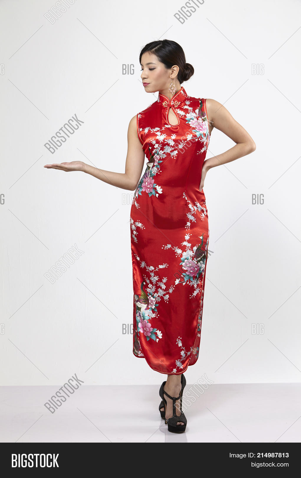 Chinese Woman Image & Photo (Free Trial) | Bigstock