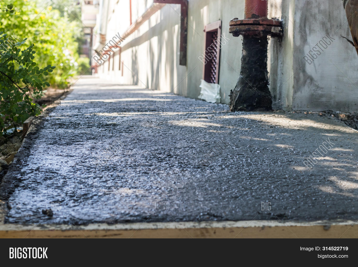 Pouring Concrete Base Image & Photo (Free Trial) | Bigstock