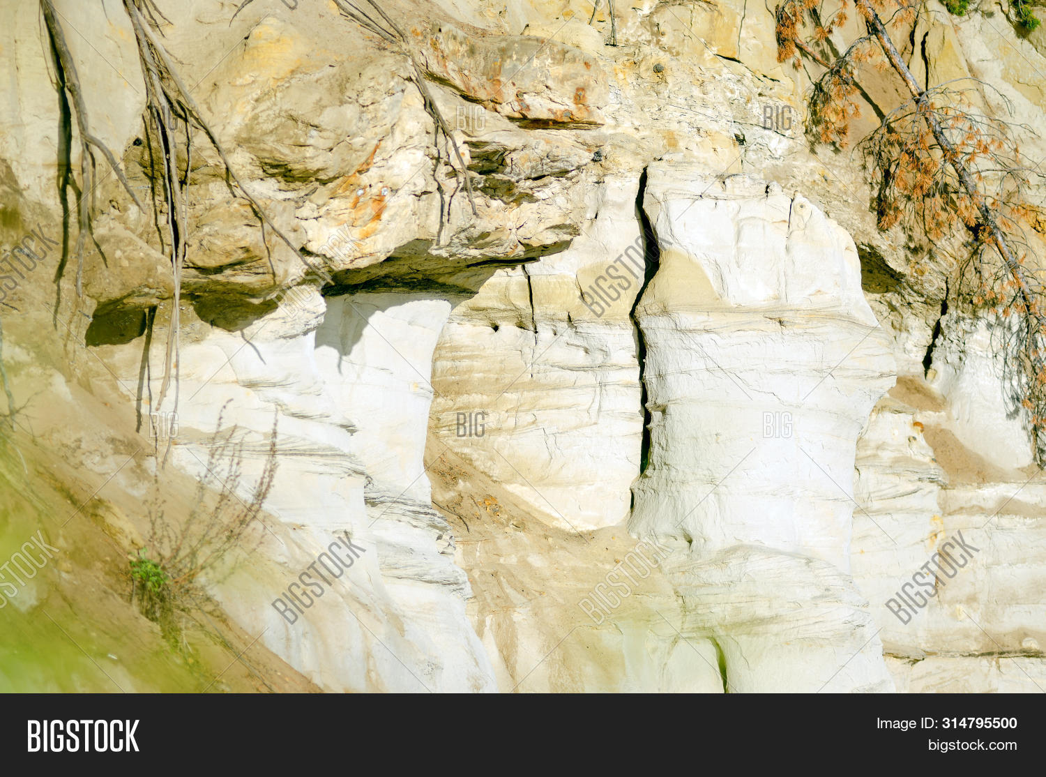 Clay Cliff By River Image & Photo (Free Trial) | Bigstock