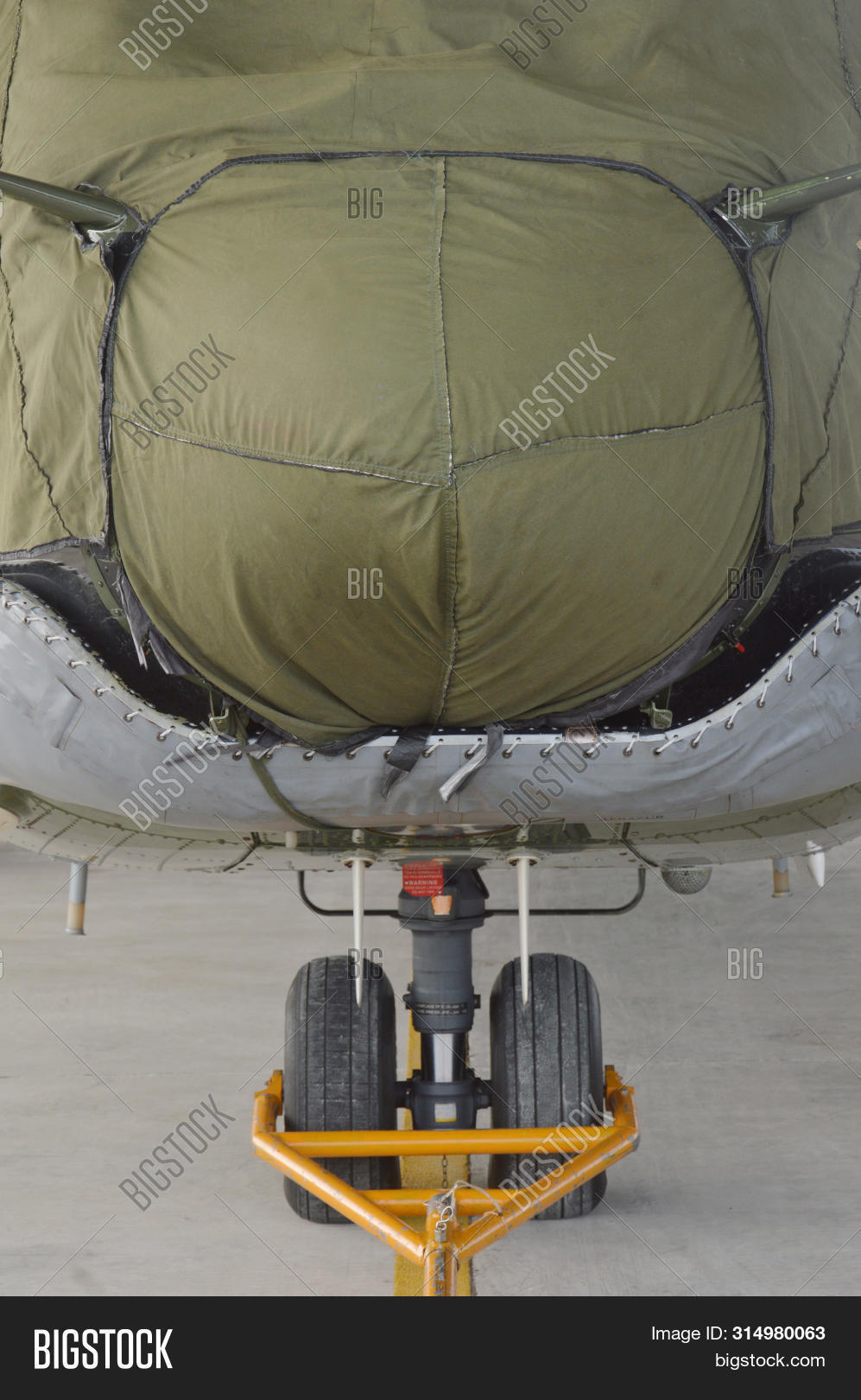 Static Show Sukhoi Image & Photo (Free Trial) | Bigstock