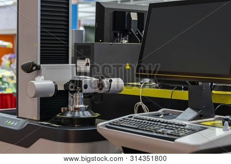 Insert Tip Cutting Image & Photo (Free Trial) | Bigstock