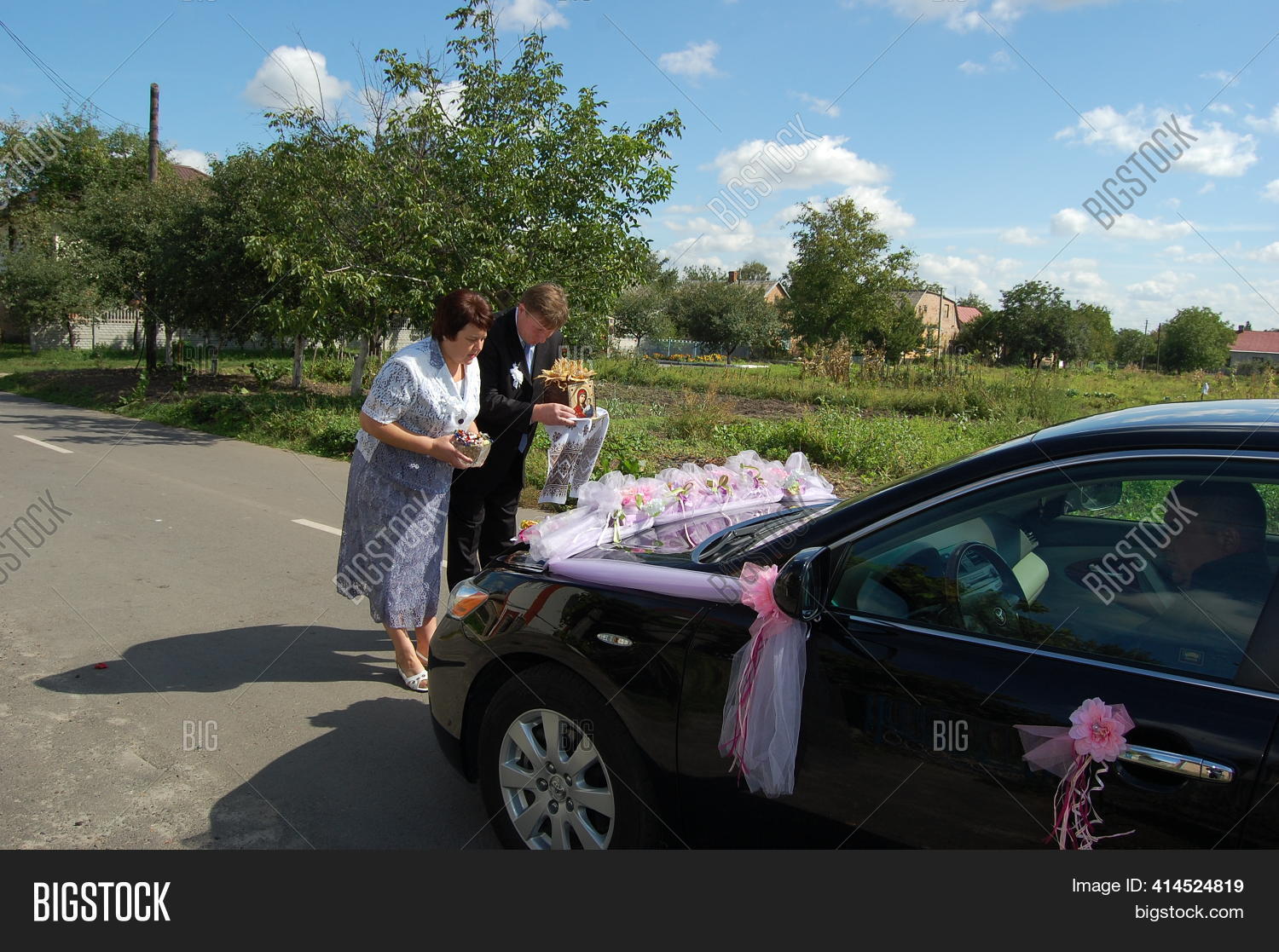 Wedding Motorcade Car Image & Photo (Free Trial) | Bigstock