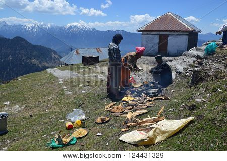 Shimla-Apr 24: Men Image & Photo (Free Trial) | Bigstock