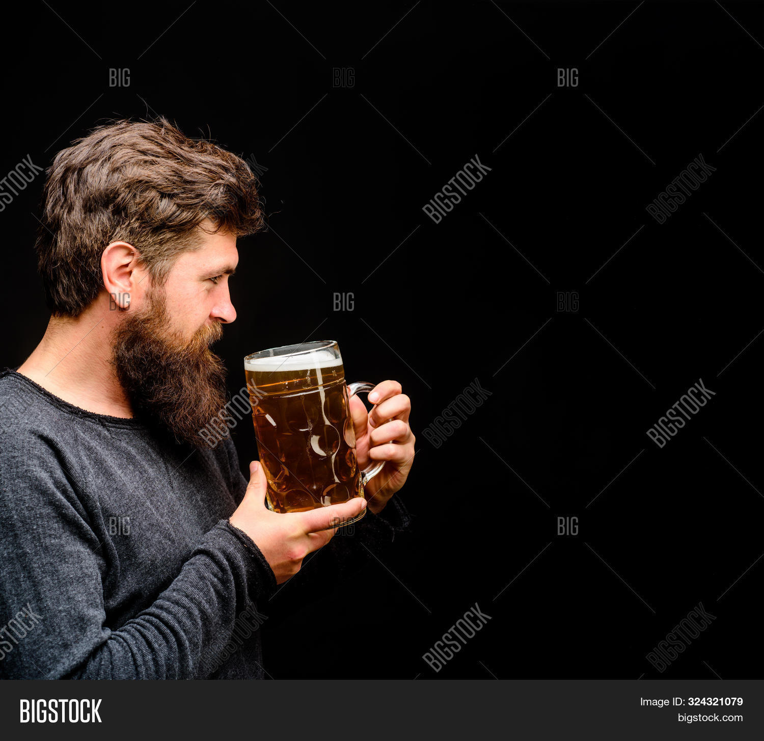 Bearded Man Holds Beer Image & Photo (Free Trial) | Bigstock