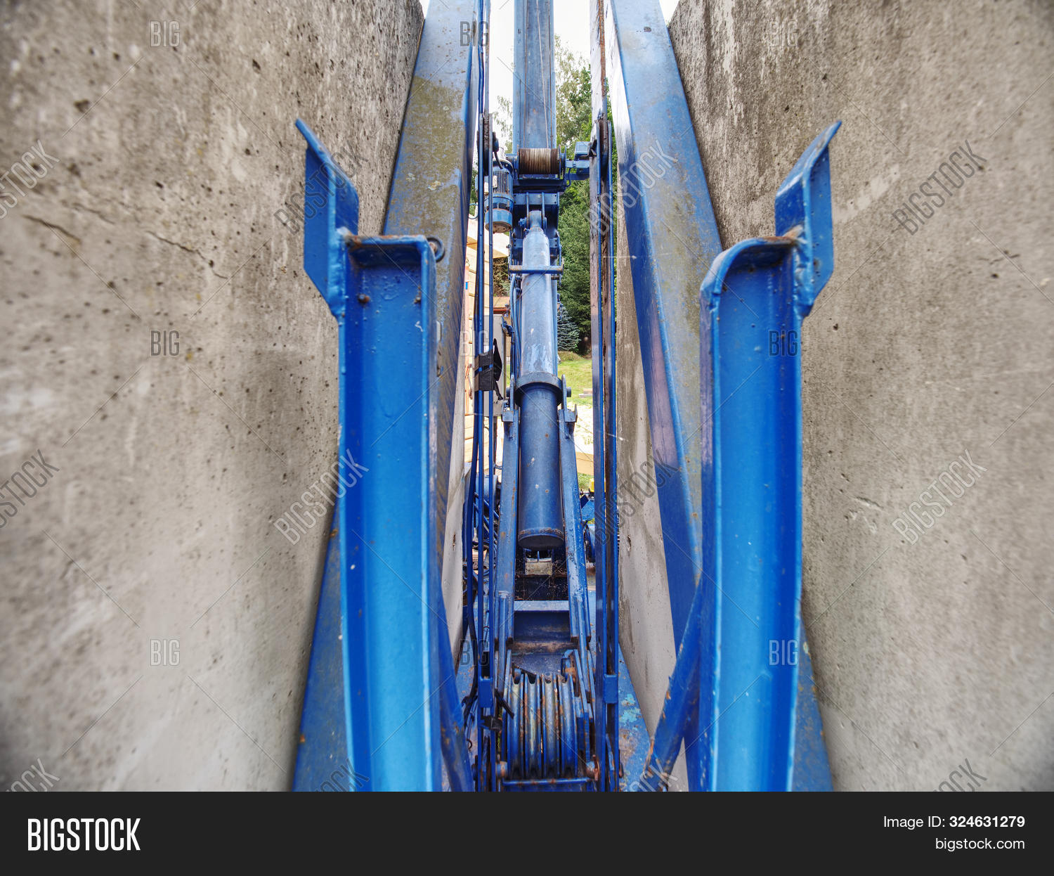 Small Lift System. Image & Photo (Free Trial) | Bigstock
