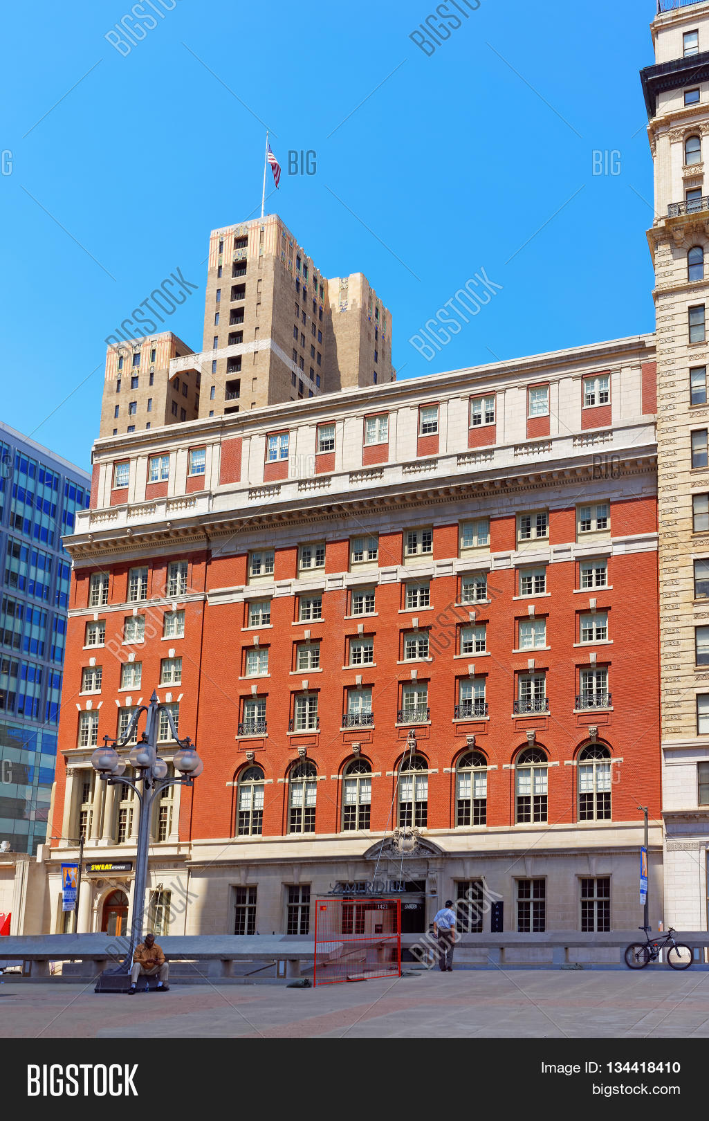 Metropolitan Building Image & Photo (Free Trial) | Bigstock